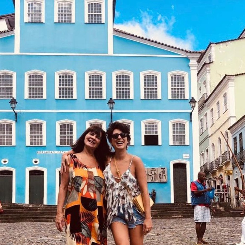 João Gomes, Léo Santana e mais: relembre famosos que presentearam suas mães com imóveis ...