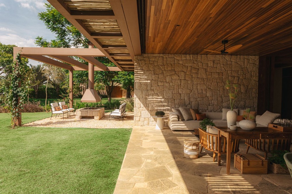 Forro de madeira: como escolher o ideal para sua casa + 20 inspirações ...