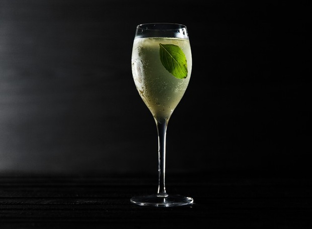 Aprenda a preparar 8 drinques com saquê para consumir em casa ...