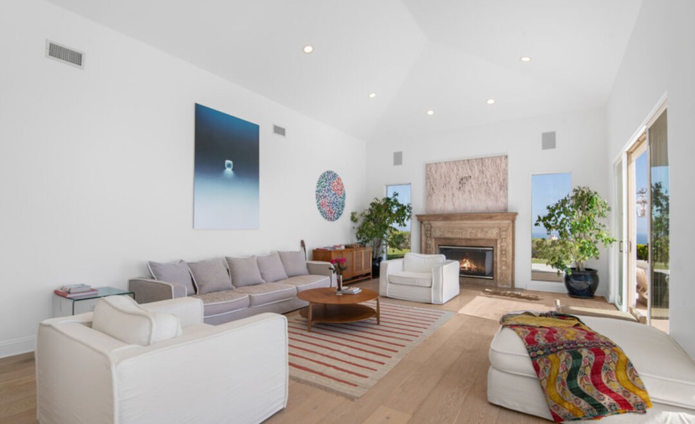 Miley Cyrus vende rancho em Nashville por R$ 77 mi e volta para Malibu