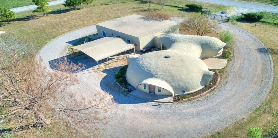 Com interior surpreendente, casa domo promete resistir a tornados nos EUA