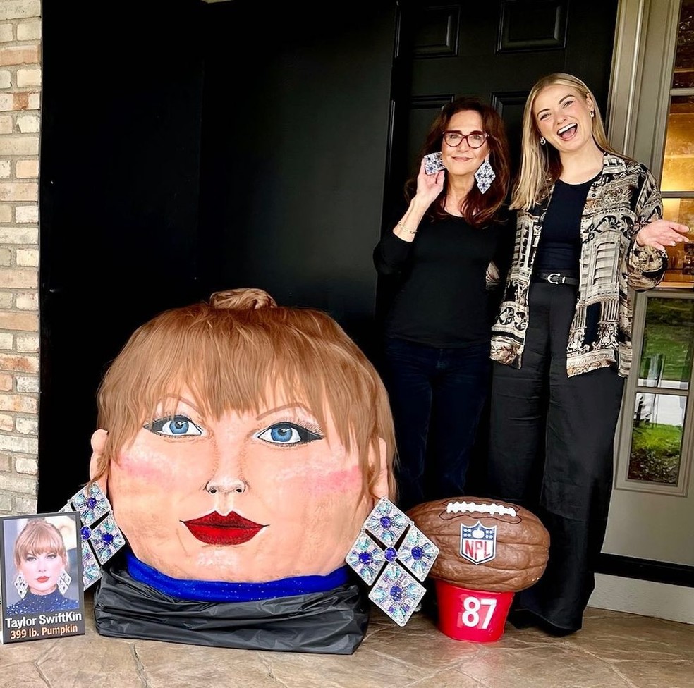 Artista pinta o rosto de Taylor Swift em uma abóbora de 180 kg e viraliza