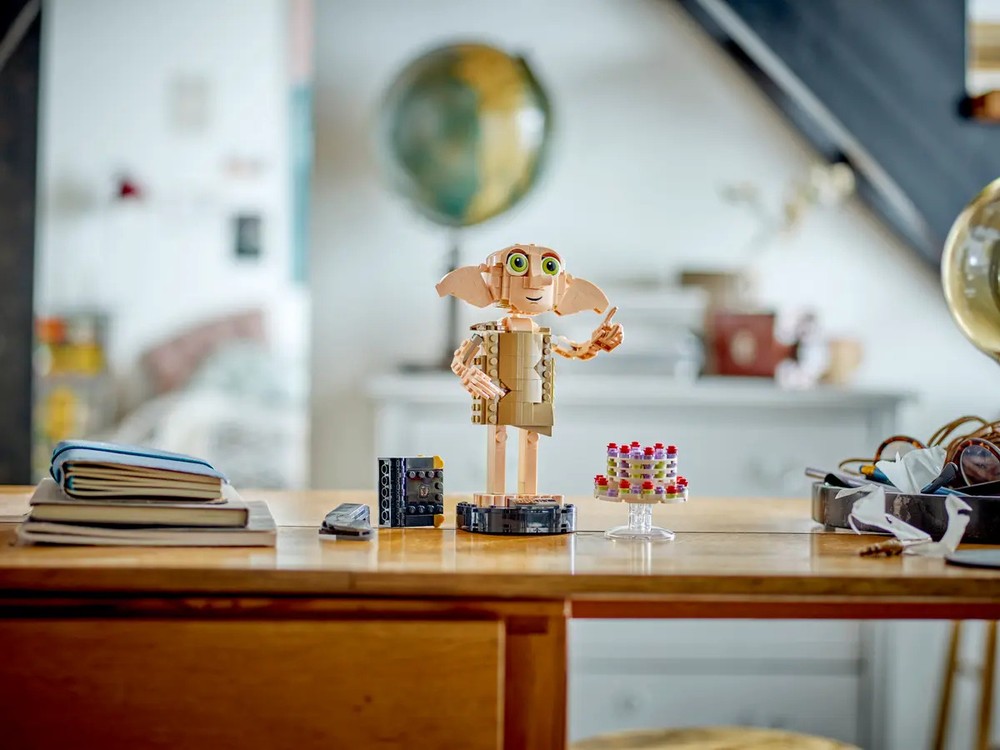 Dobby, o elfo doméstico da saga Harry Potter, ganha uma releitura em LEGO
