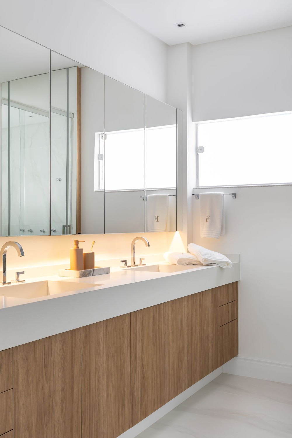 Pia do banheiro: descubra qual é a altura ideal e como medir corretamente