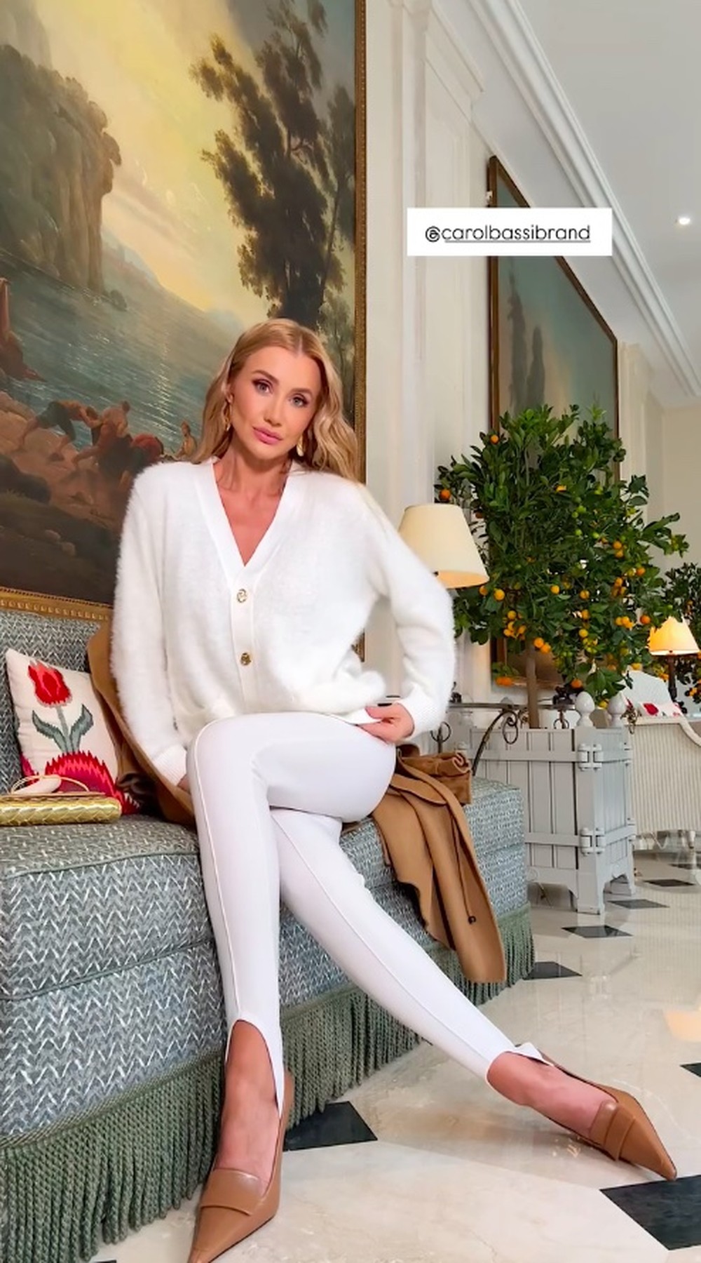 Ana Paula Siebert se hospeda em hotel de luxo em Paris com diárias de R ...