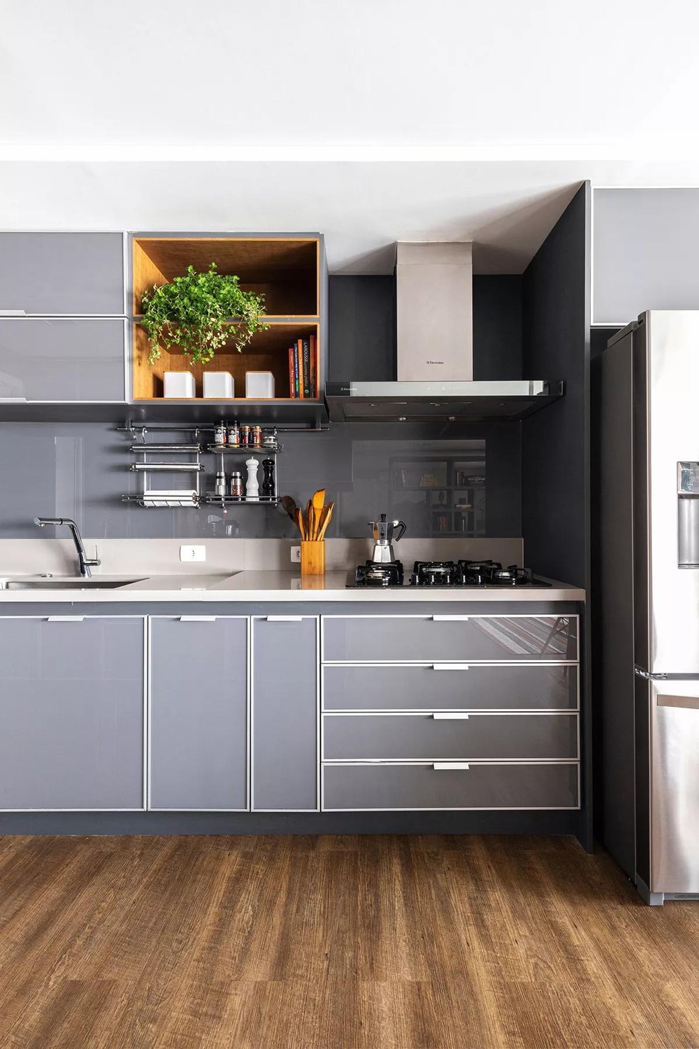 Cozinha com nichos: como usar e 15 projetos para se inspirar