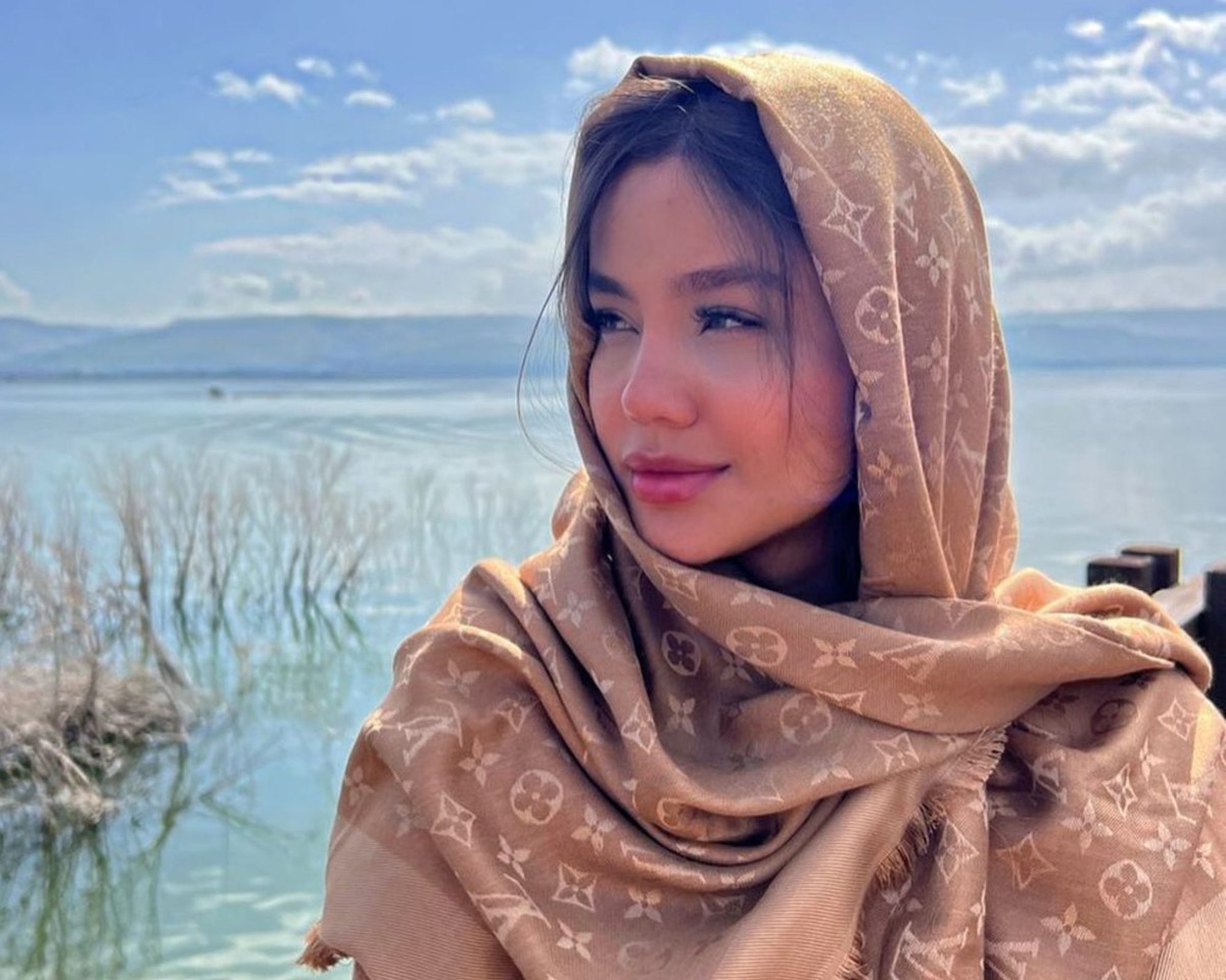 Biah Rodrigues posa no Mar da Galiléia e reflete: 'Coração está ...