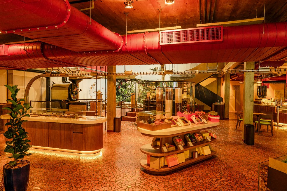Fábrica, doceria e parque de diversões: 5 lugares para quem ama chocolate!