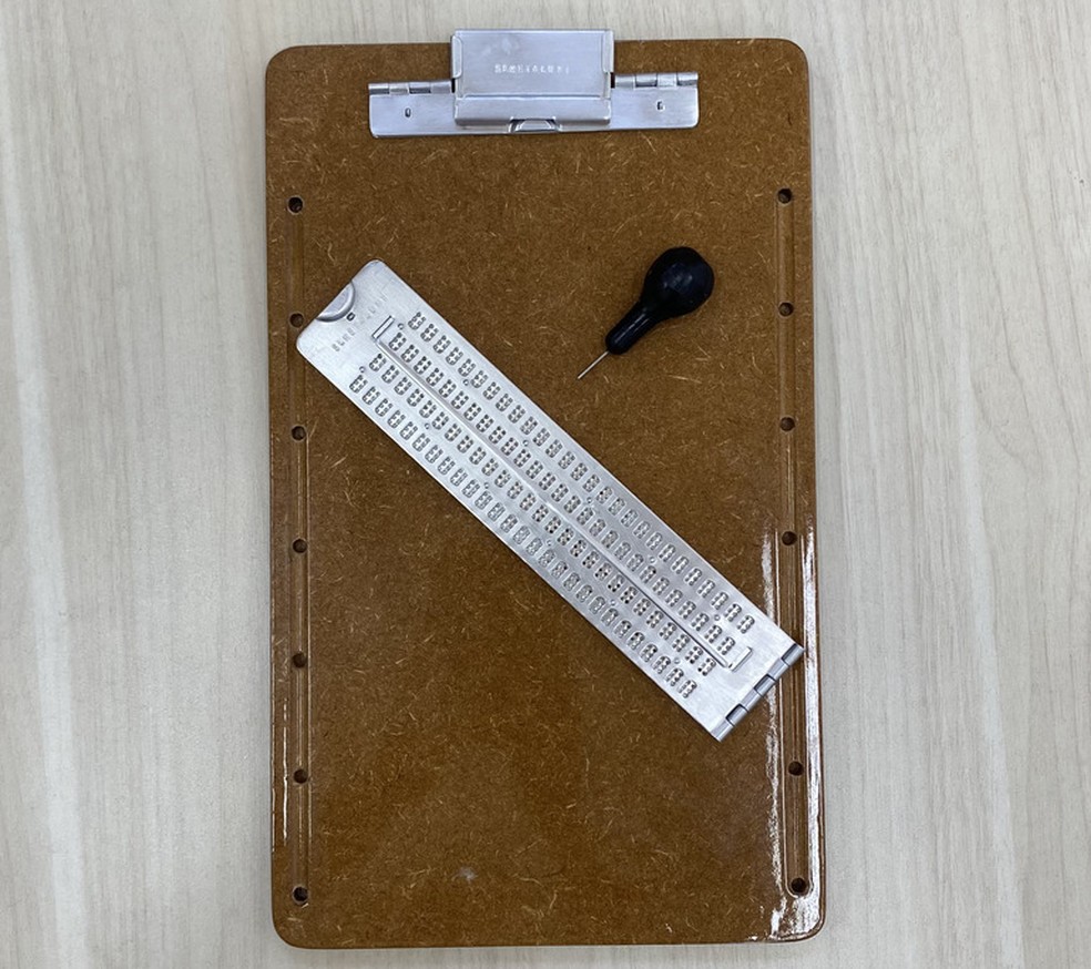 Como adaptar a casa com sinalização em braille para pessoas com ...