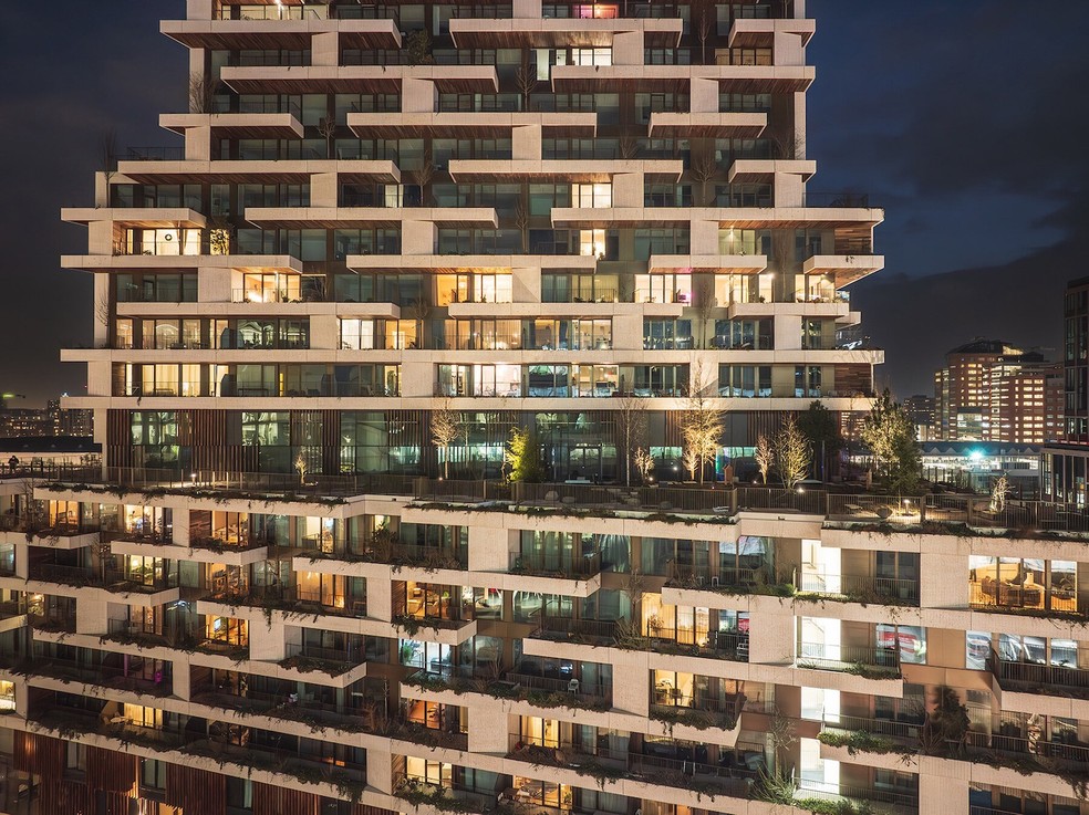 Torre verde mais alta dos Países Baixos tem 104 m de altura e 50 mil ...