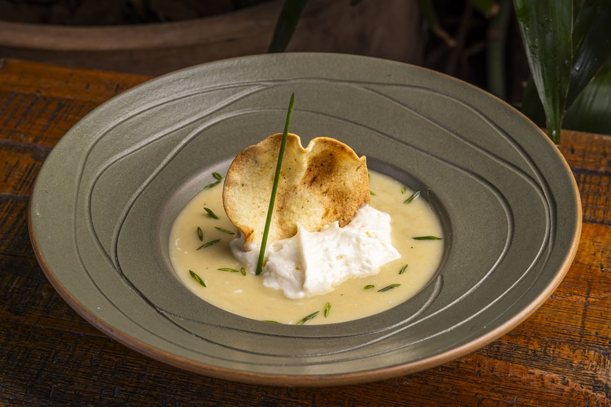 Receita de sopa de milho com espuma de queijo tulha