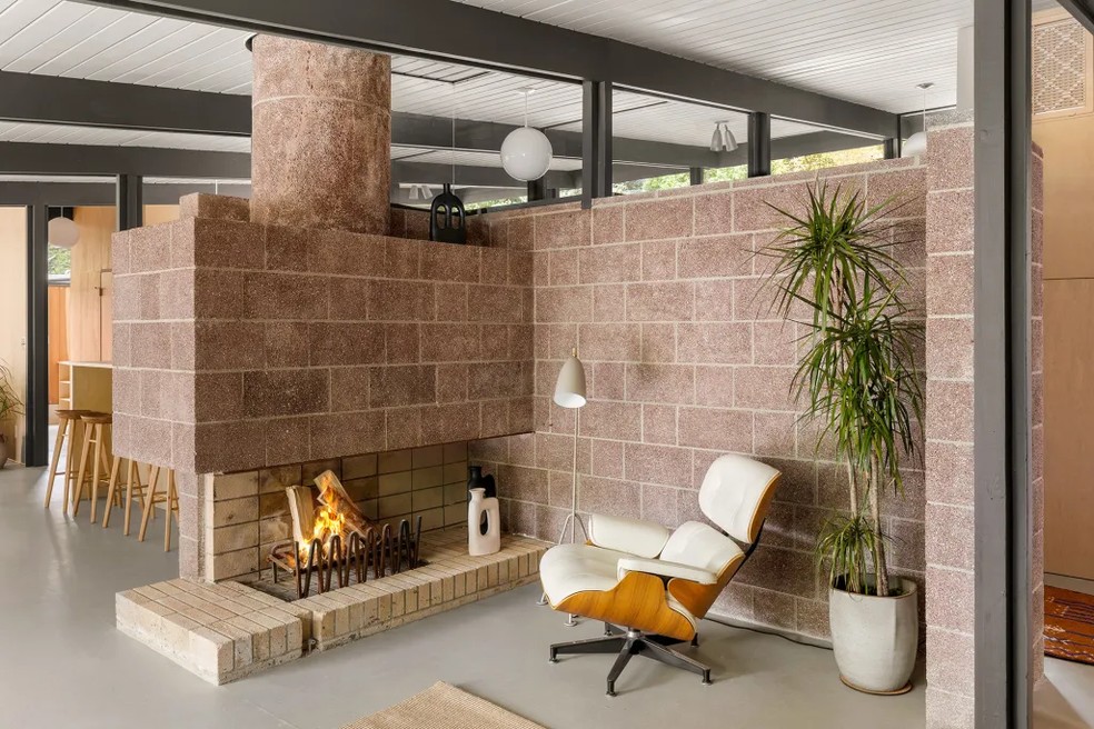 Atriz Hunter Schafer, da série "Euphoria", compra casa vintage em Los ...